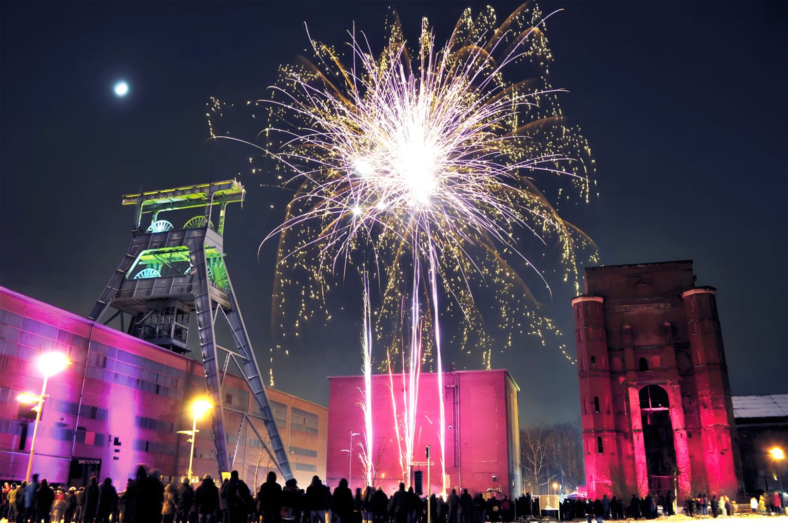 MOTORWORLD: Space for mobile passion