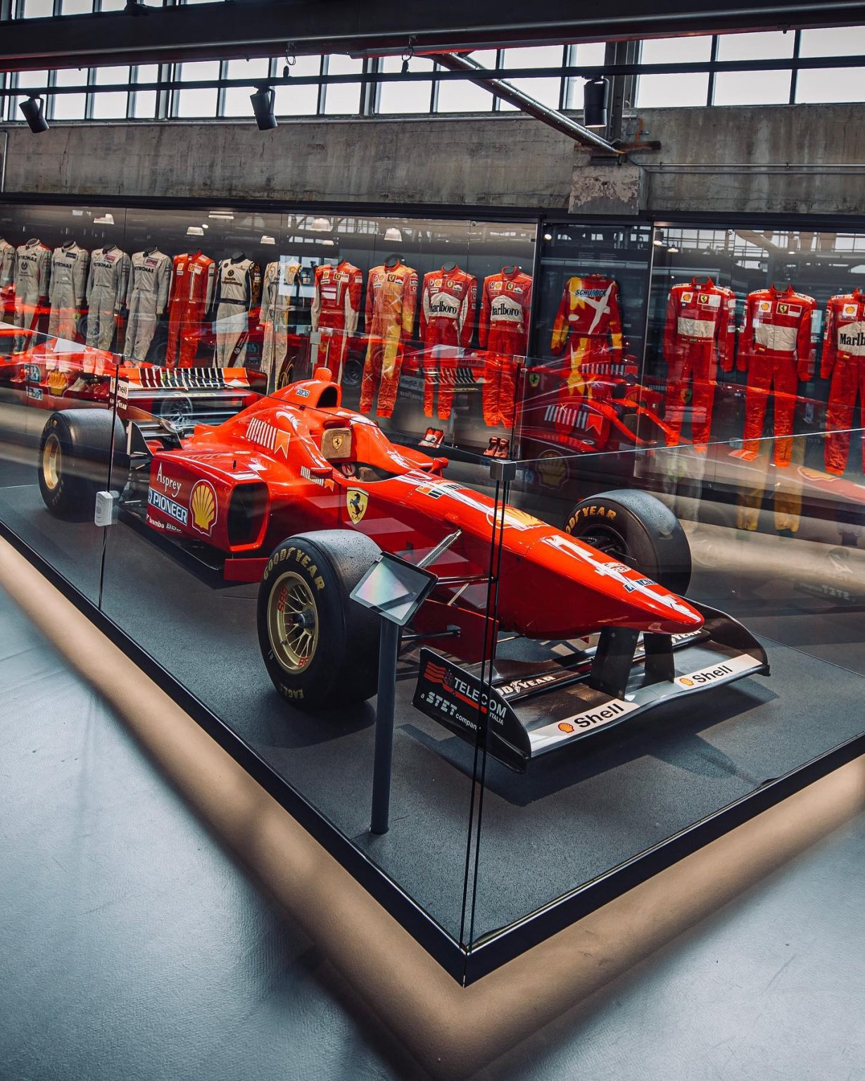 MOTORWORLD: Space for mobile passion